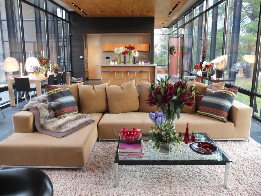 DAVID DANGLE’S ANNUAL HOLIDAY OPEN HOUSE - Blogs & Forums