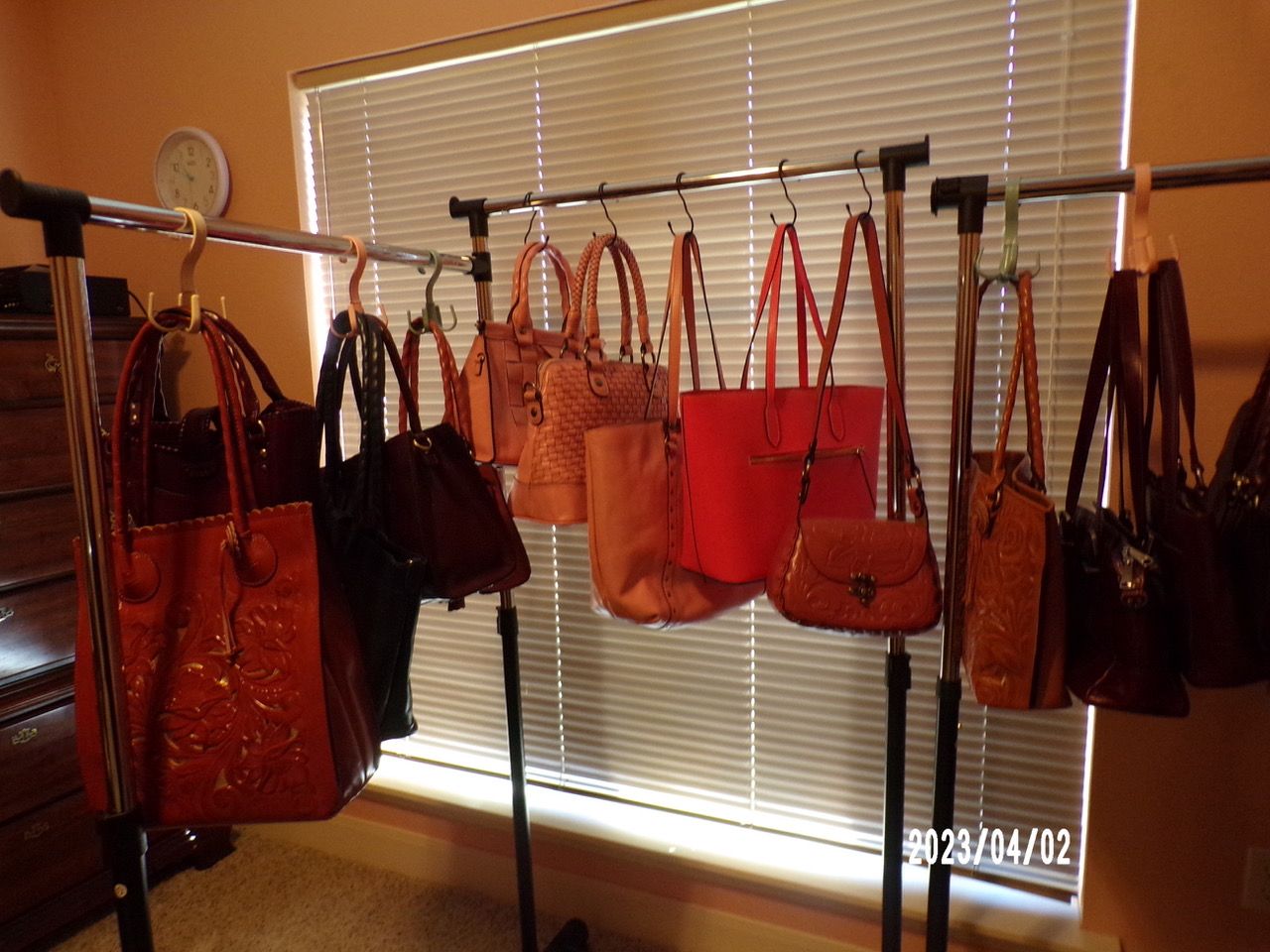 Handbag Lovers: Do you have a pack, network of han... - Blogs & Forums