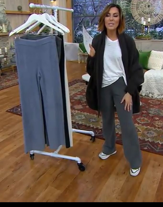 Amy's outfit this evening - Page 2 - Blogs & Forums