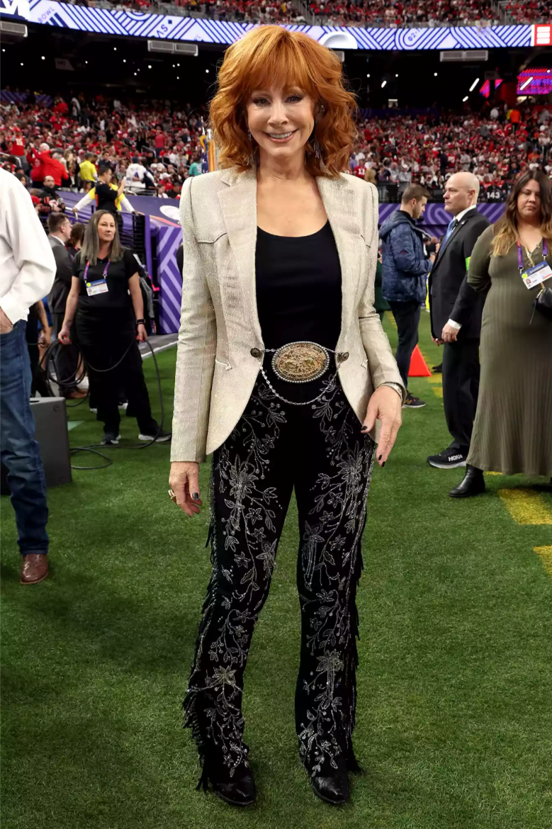Reba's Super Bowl Outfit - Blogs & Forums