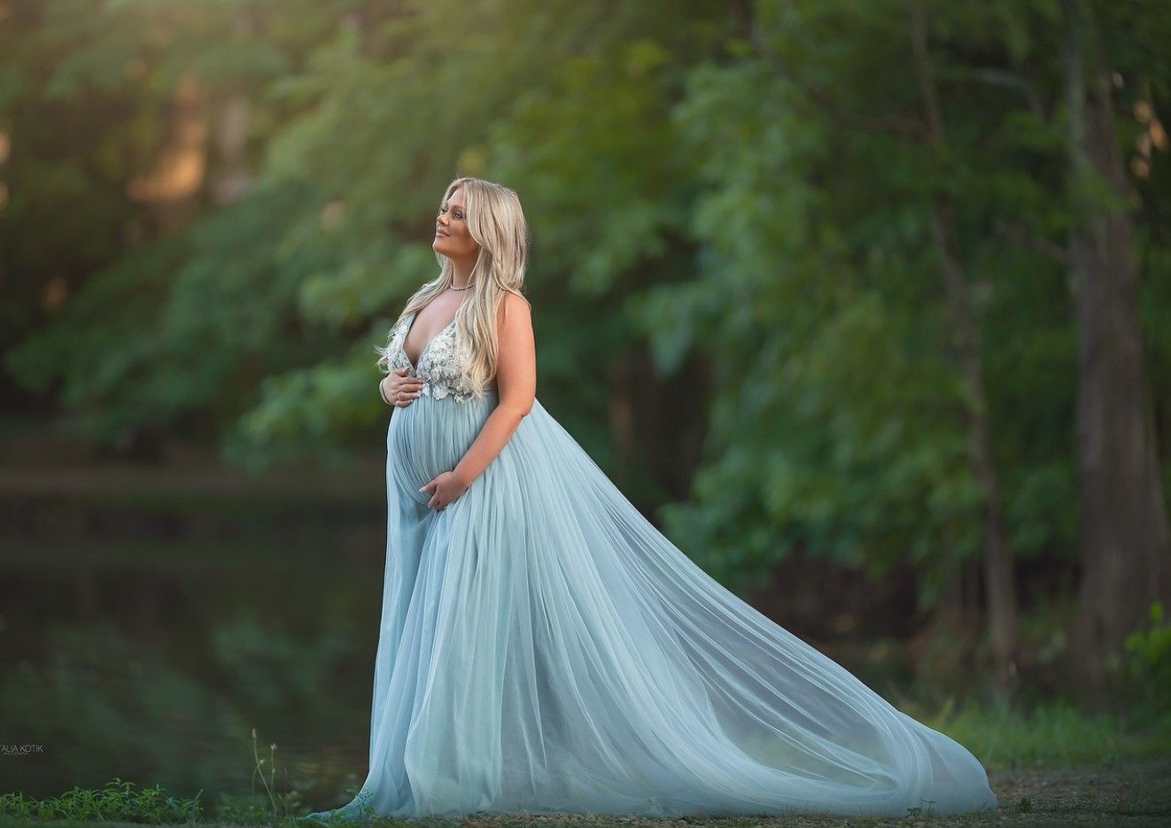 Beauty YTer Kelly Strack - Blogs & Forums