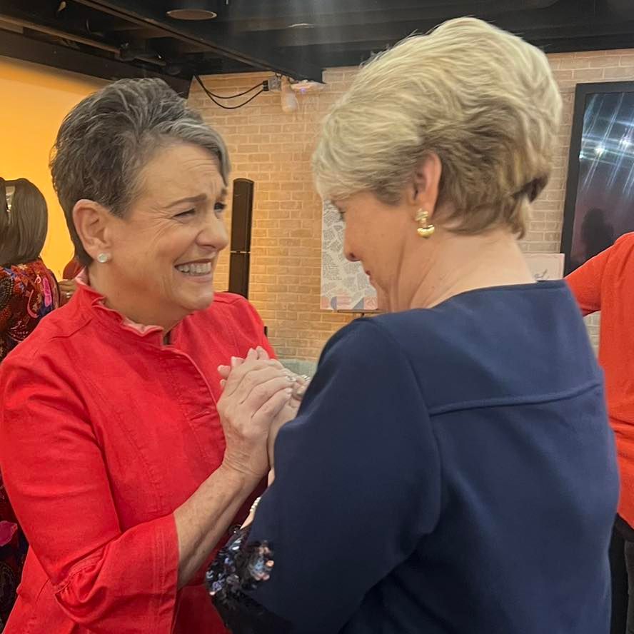 Mary Beth looks Absolutely Beautiful tonight !! ️ - Page 3 - Blogs & Forums