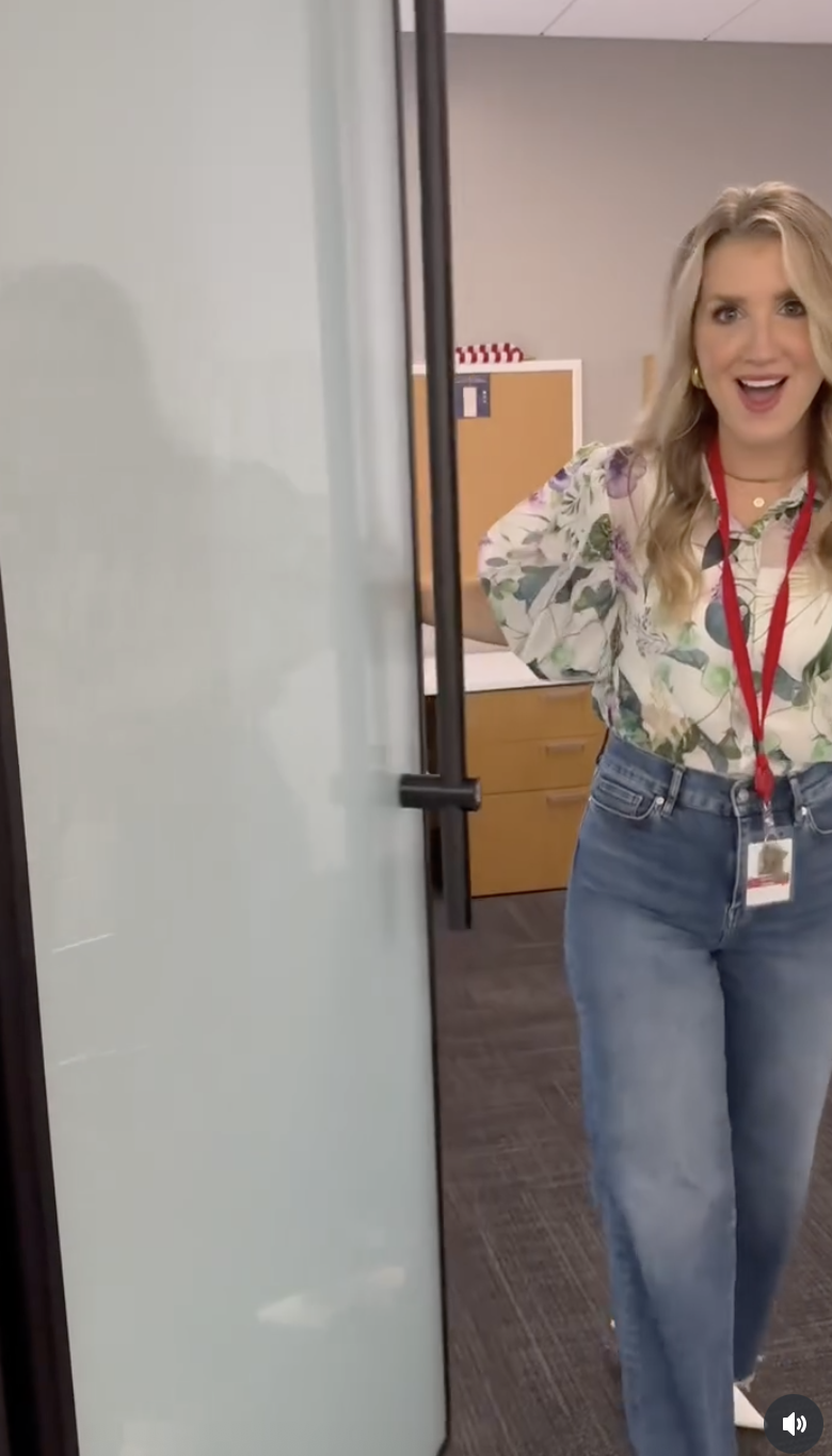 Jasmine Brooks new HSN host - Blogs & Forums